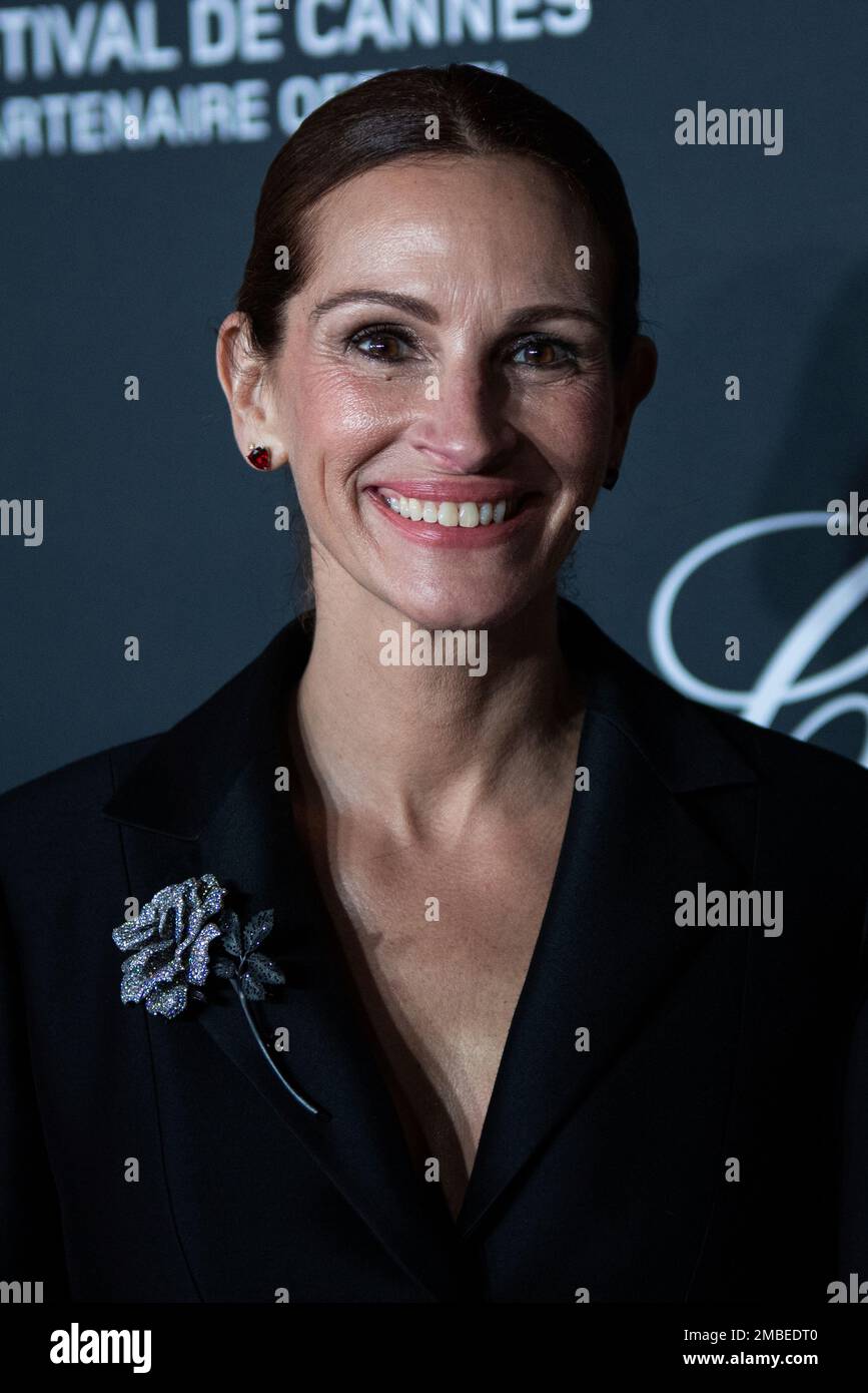 Julia Roberts and Xavier Dolan pose for photographers upon arrival at ...