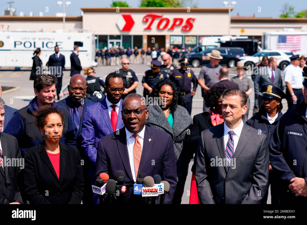 Buffalo Mayor Byron Brown speaks with members of the media at the scene ...