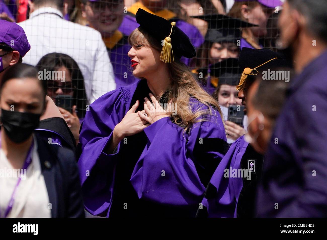 Taylor Swift participates in a graduation ceremony for New York ...