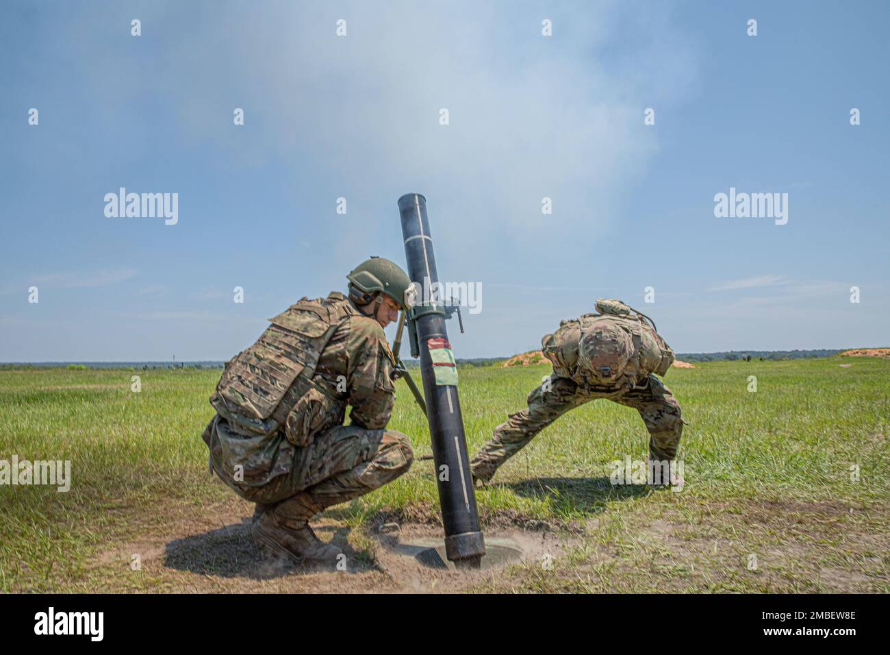 U.S. Army Georgia Army National Guard Soldiers Spc. Josh Bond (left ...