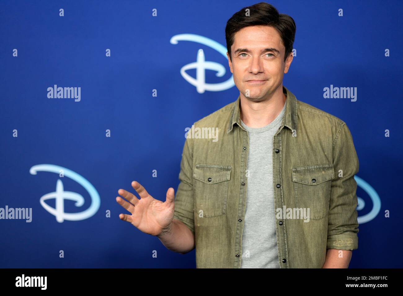 Topher Grace 2022