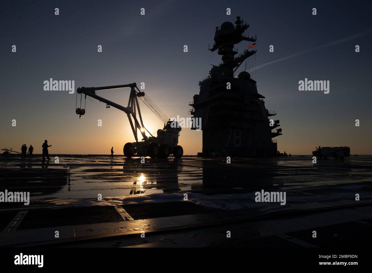 Tilly crash crane hi-res stock photography and images - Alamy