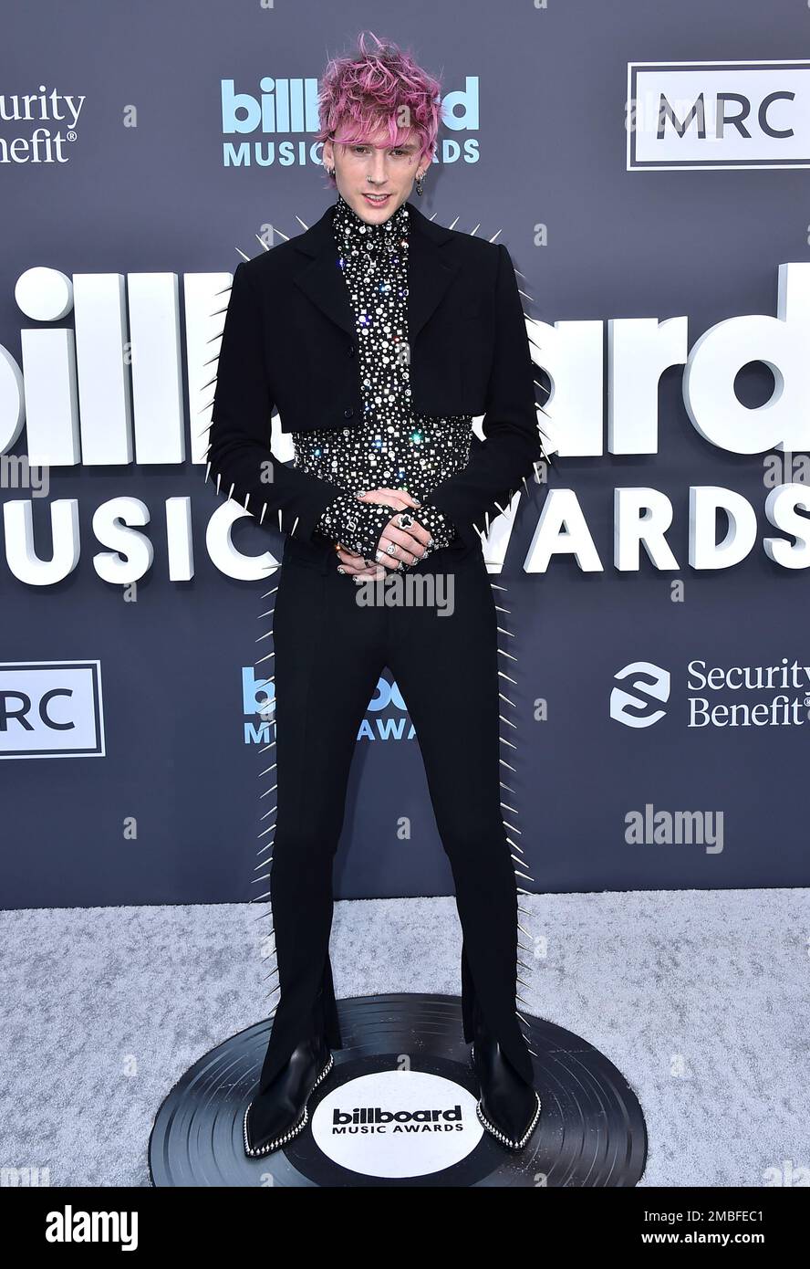 Machine Gun Kelly arrives at the Billboard Music Awards on Sunday, May ...