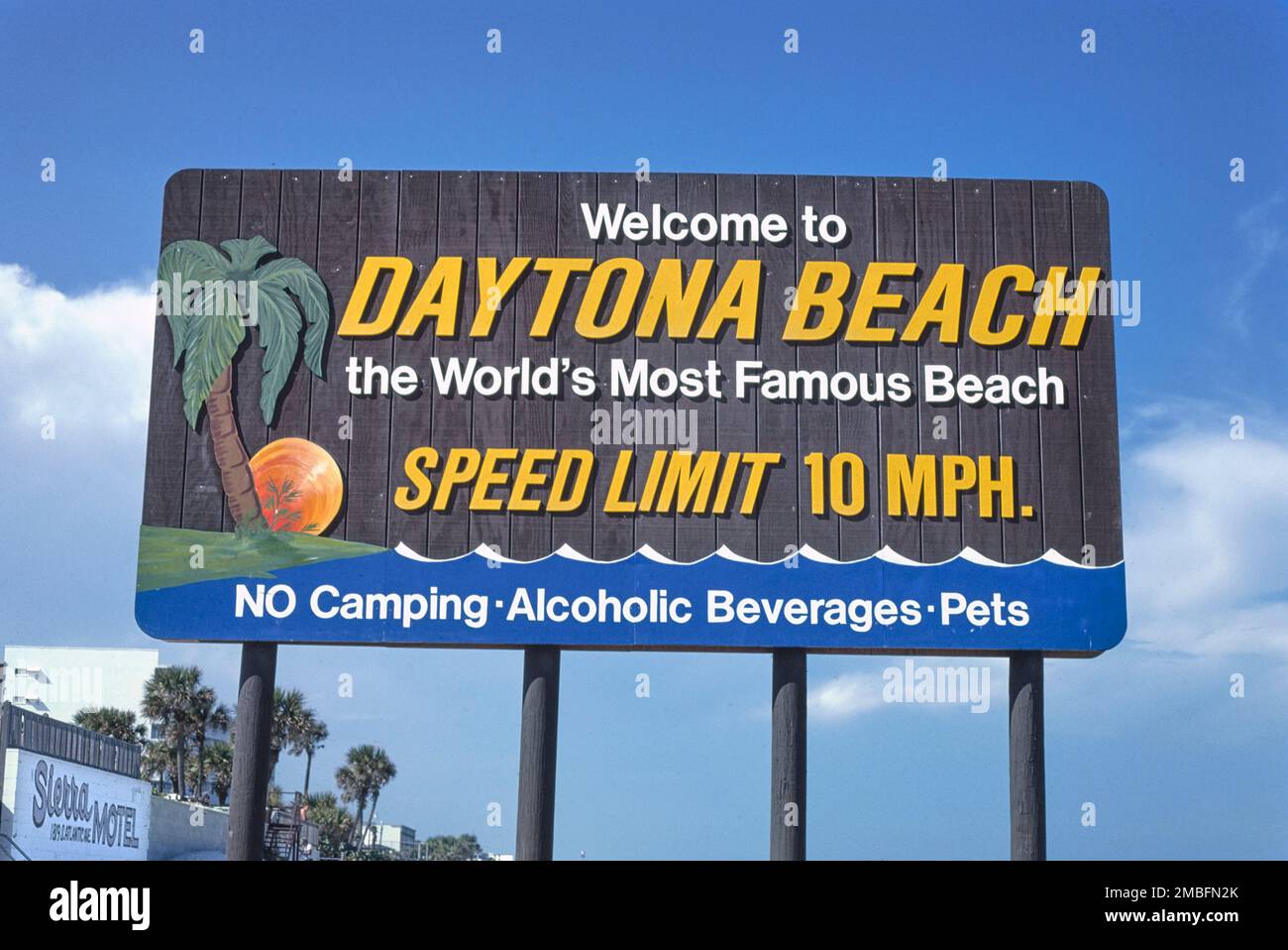 Welcome Sign, Welcome to Daytona Beach, Daytona Beach, Florida, USA ...