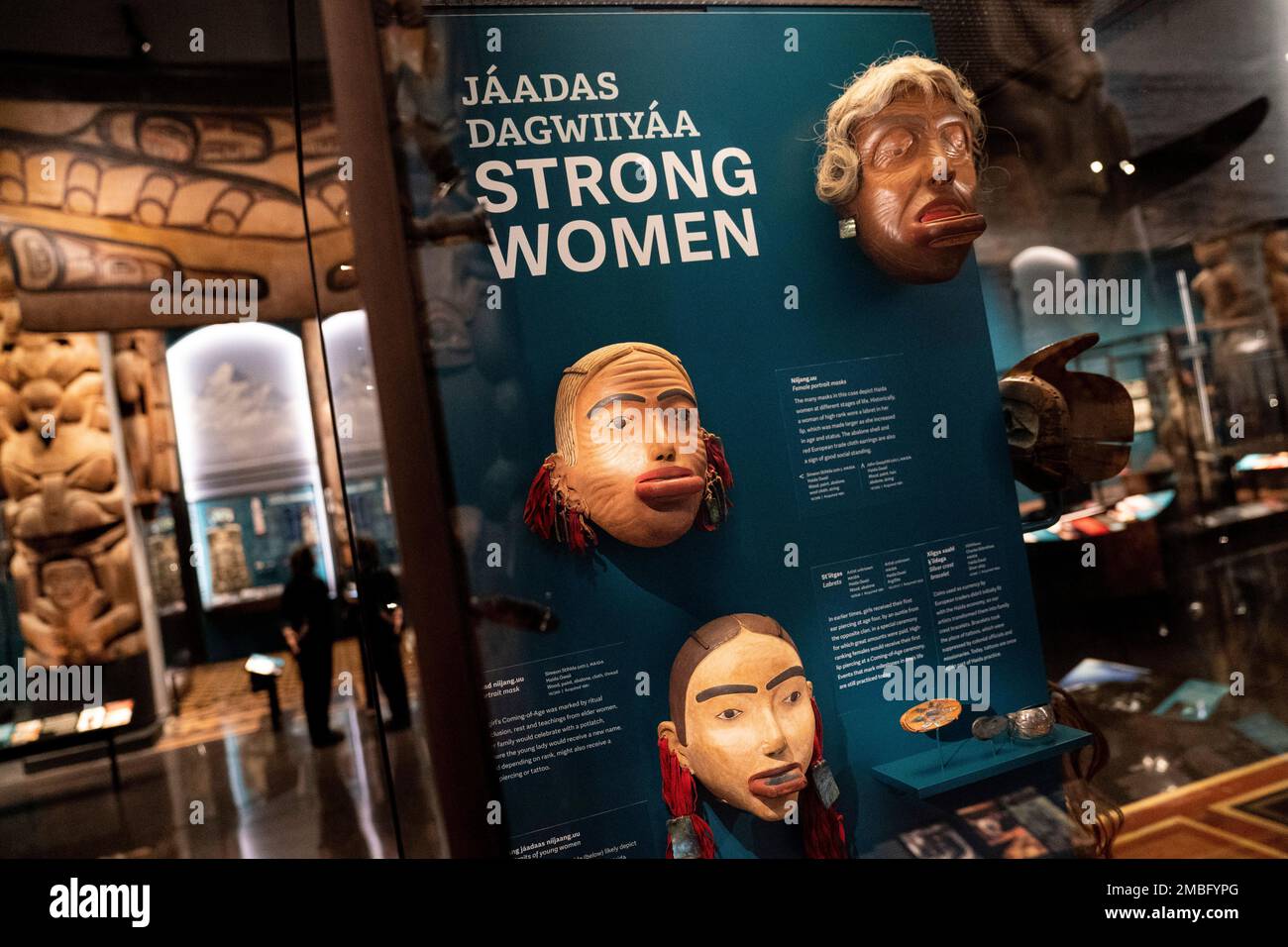 Artifacts, dioramas, and representations of Native American culture ...