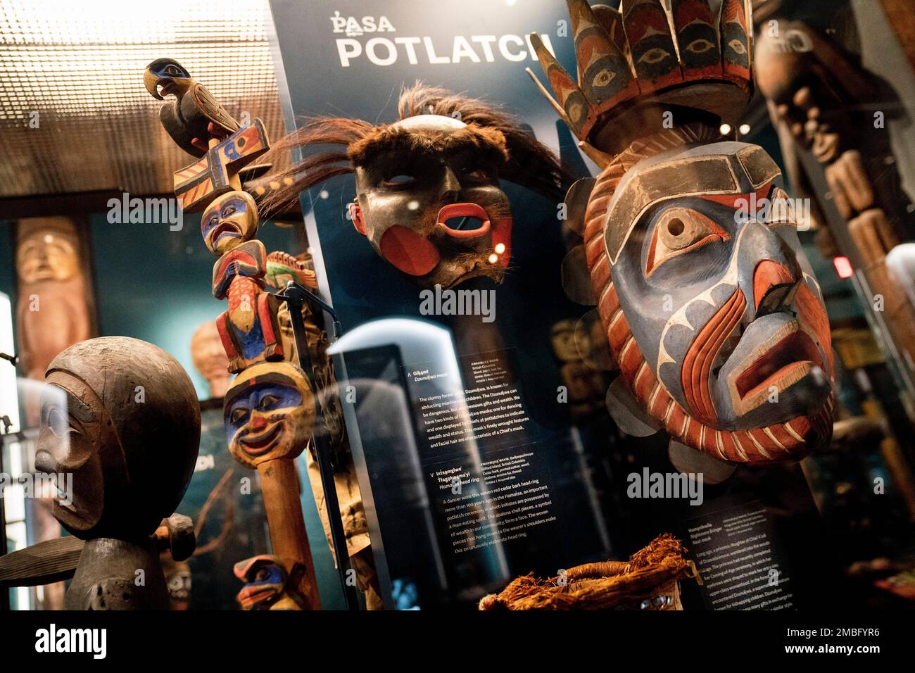 Artifacts, dioramas, and representations of Native American culture ...