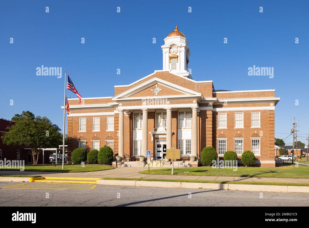 Leesburg, Georgia, USA - April 19, 2022: The Lee County Courthouse ...