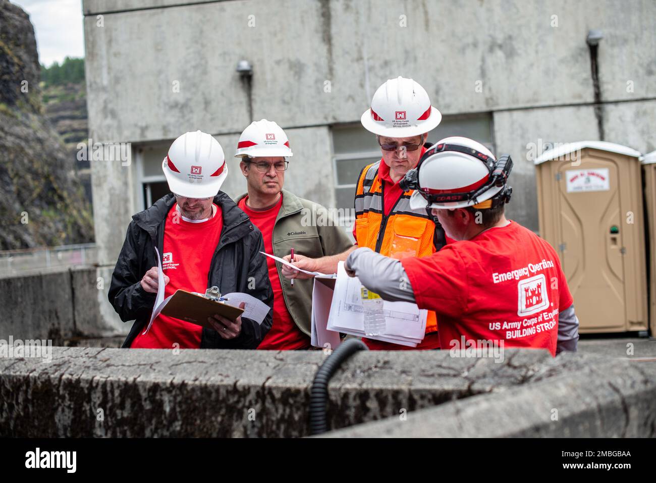 A multidisciplinary team of engineers from the Walla Walla District, U ...