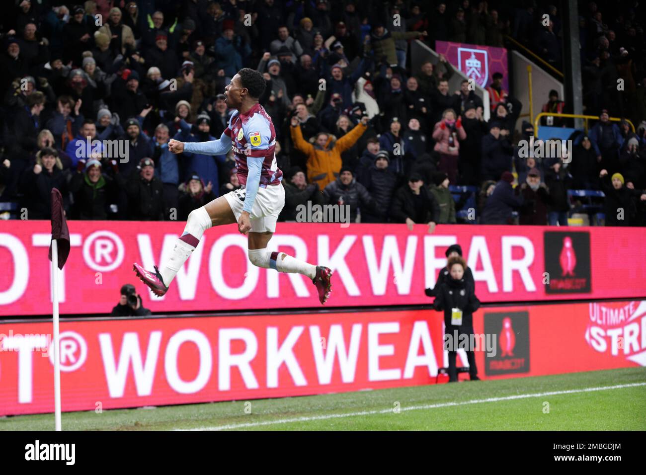 Nathan Tella #23 of Burnley celebrates his goal to make it 1-1 during ...