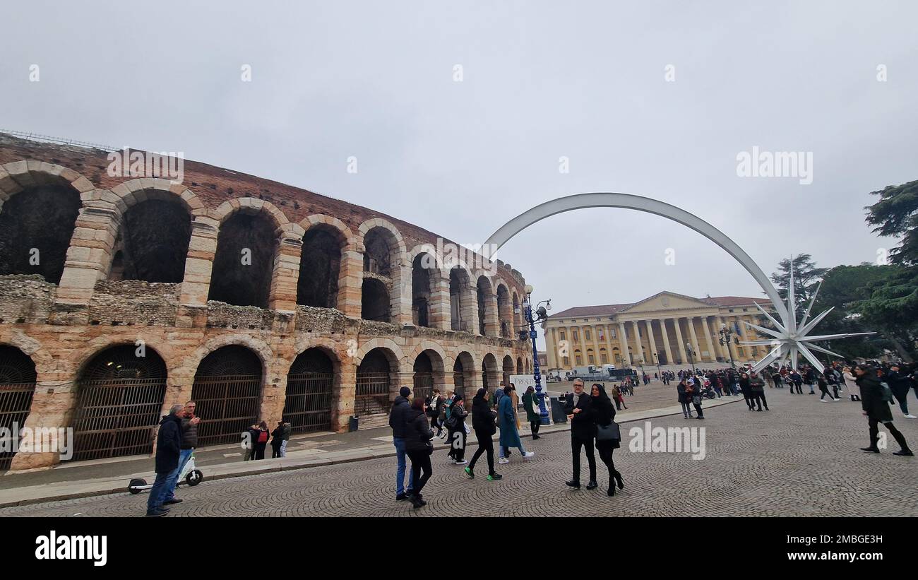 The crowd near the arena of Verona, the Roman amphitheater in Verona ...