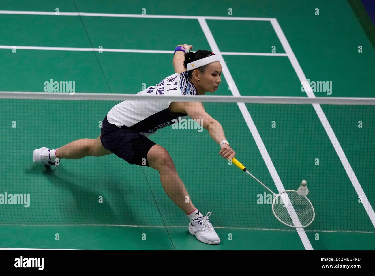 Taiwan's Tai Tzu Ying returns a shot to Australia's Hsuan-Yu Wendy Chen ...