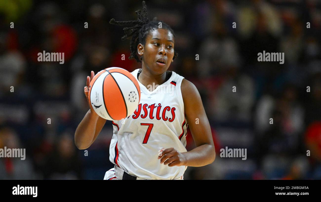 Washington Mystics guard Ariel Atkins (7) brings the ball up court ...