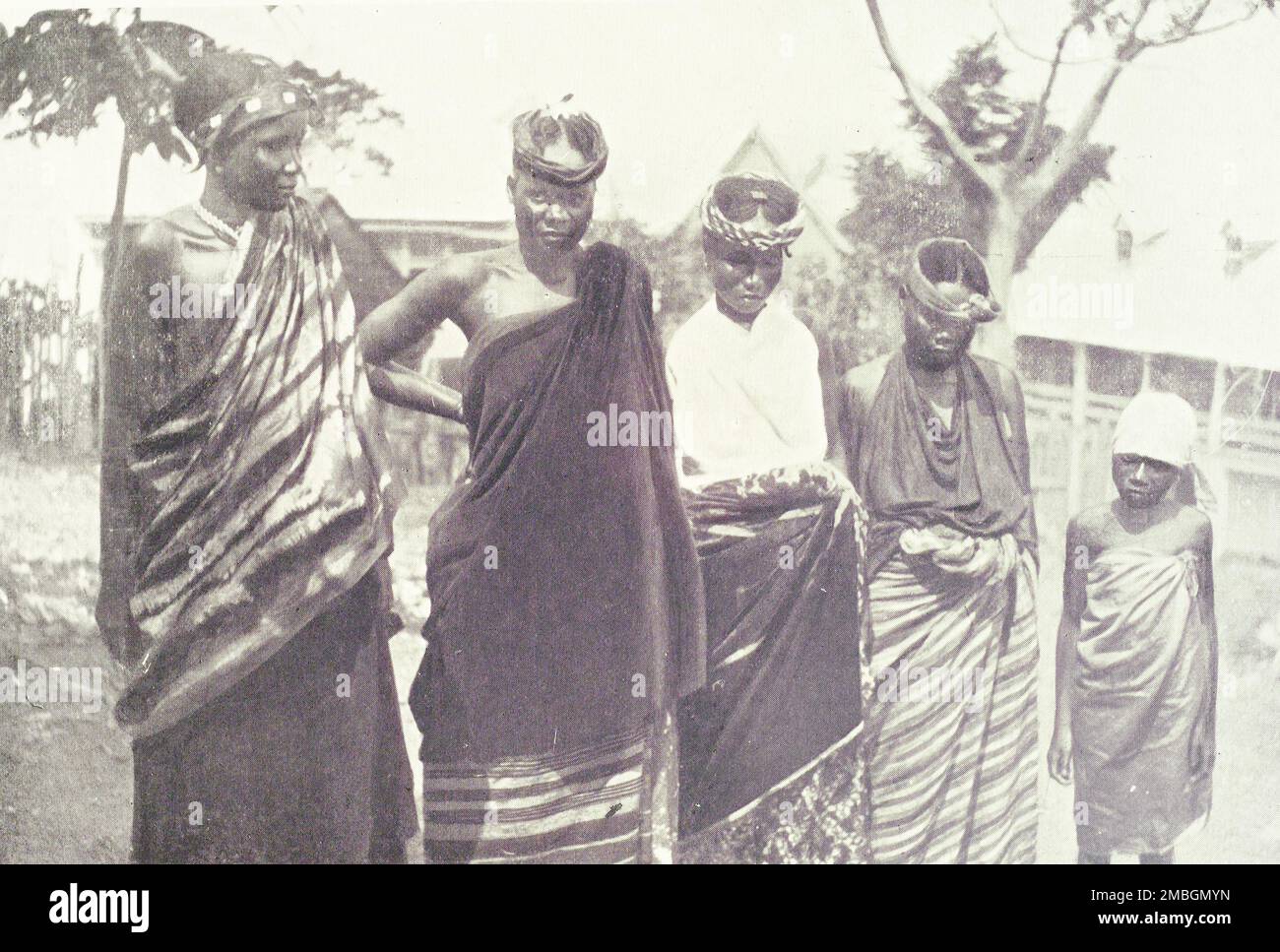 Liberian woman traditional dress hi-res stock photography and images ...