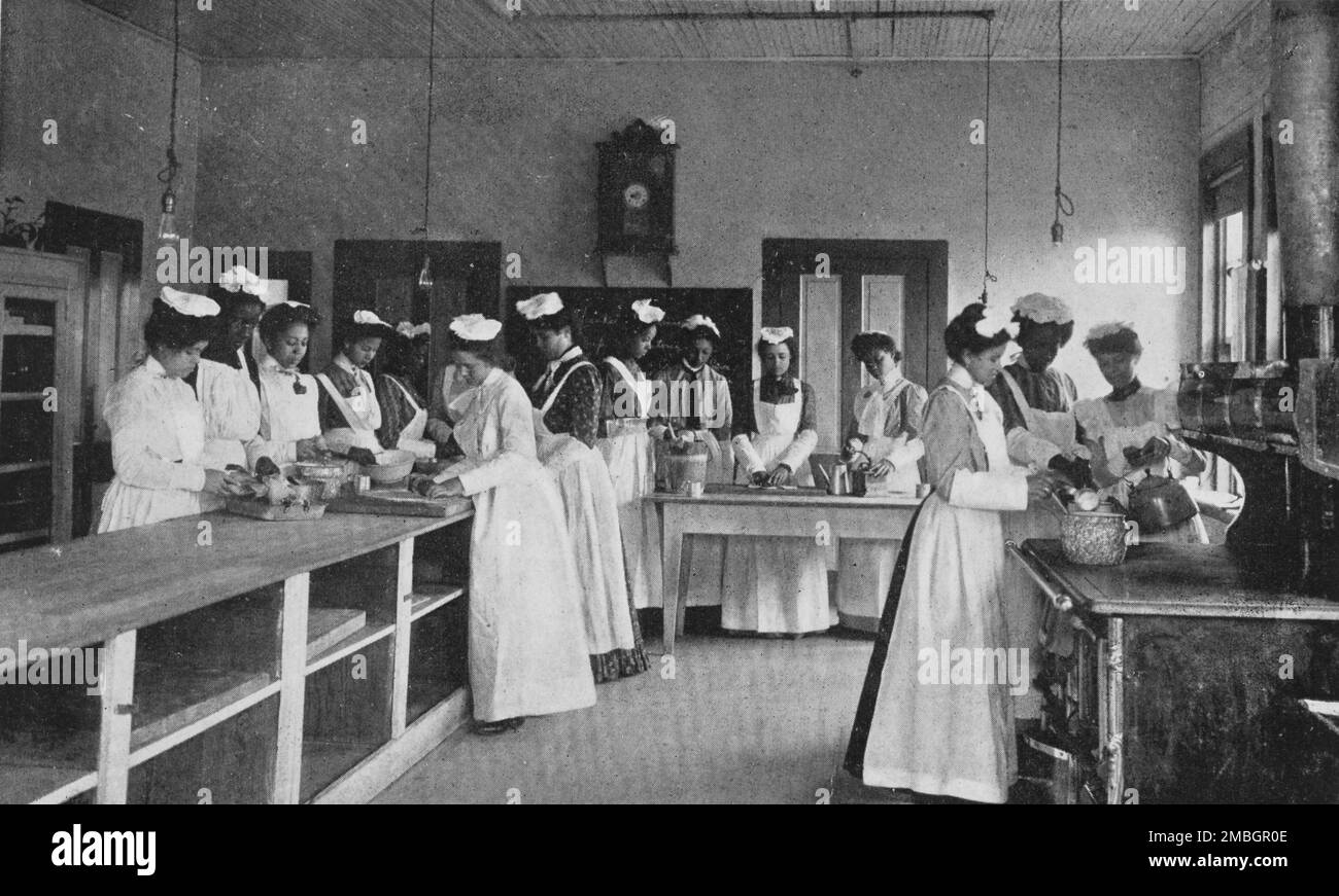 Portrait young woman cooking Black and White Stock Photos & Images - Alamy