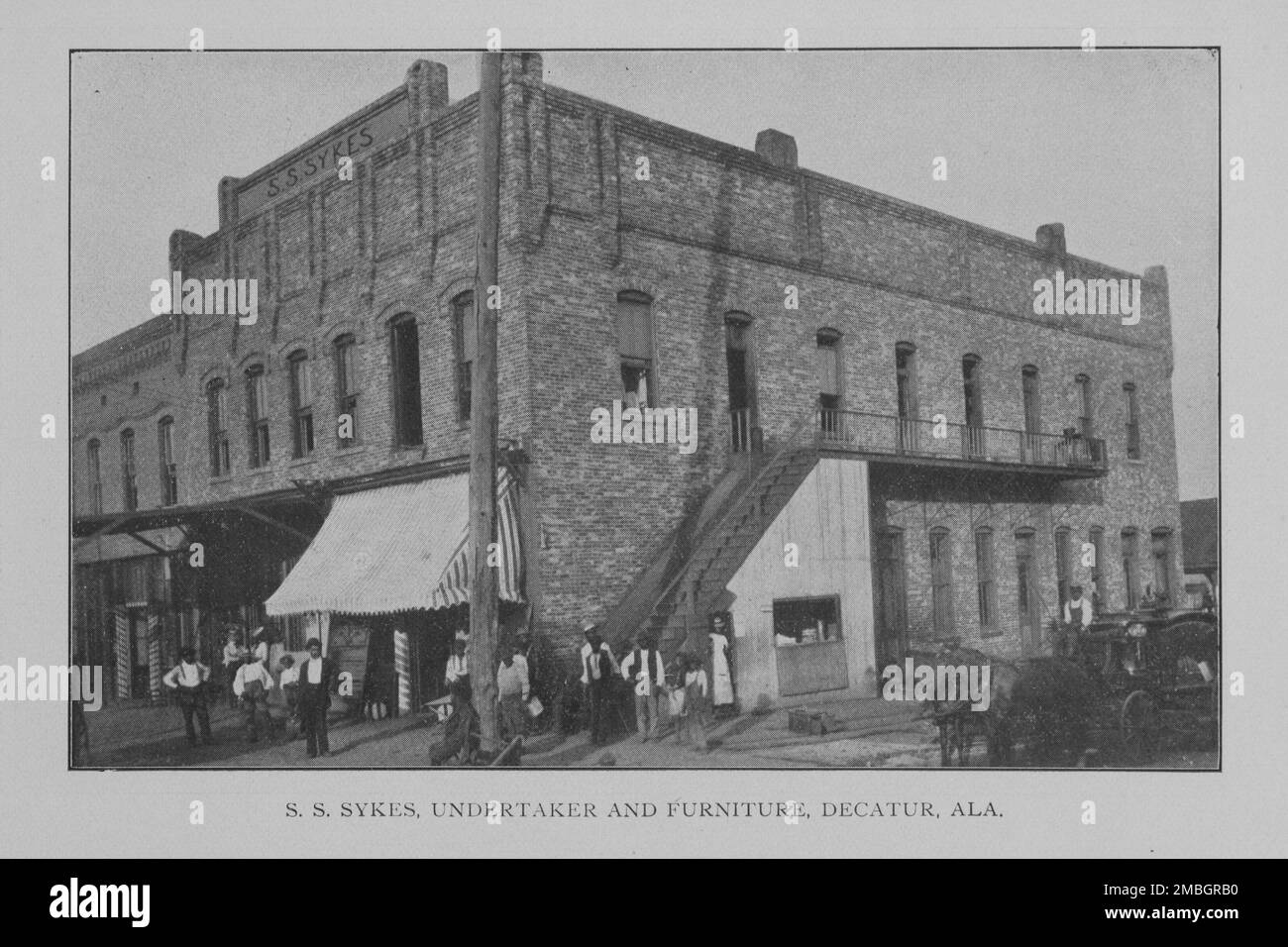 S.S. Sykes, undertaker and furniture, Decatur, Ala., 1902 Stock Photo ...