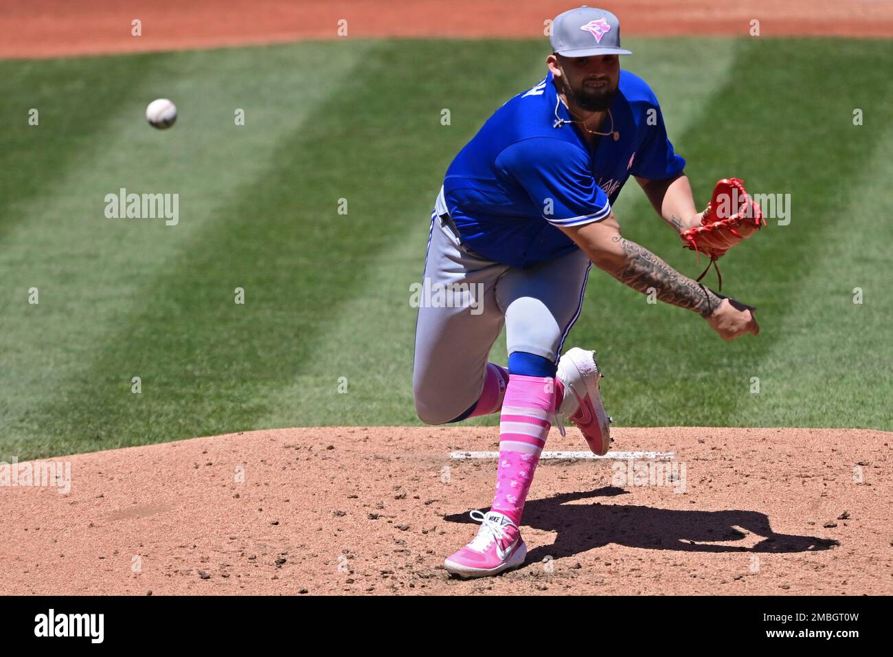 Toronto Blue Jays starting pitcher Alek Manoah delivers in the first ...