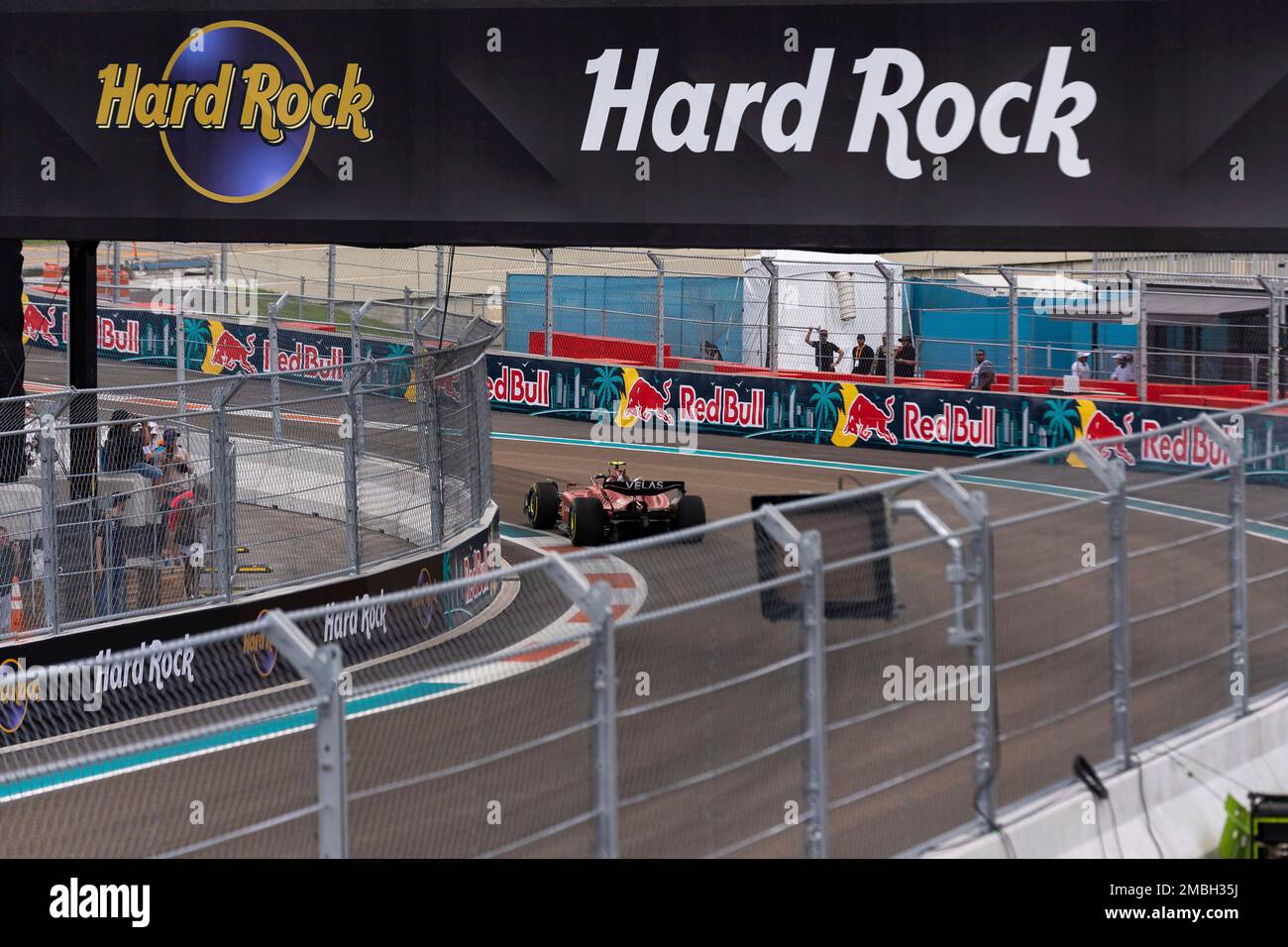 IMAGE DISTRIBUTED FOR HARD ROCK - Oracle Redbull Racing flies under the ...