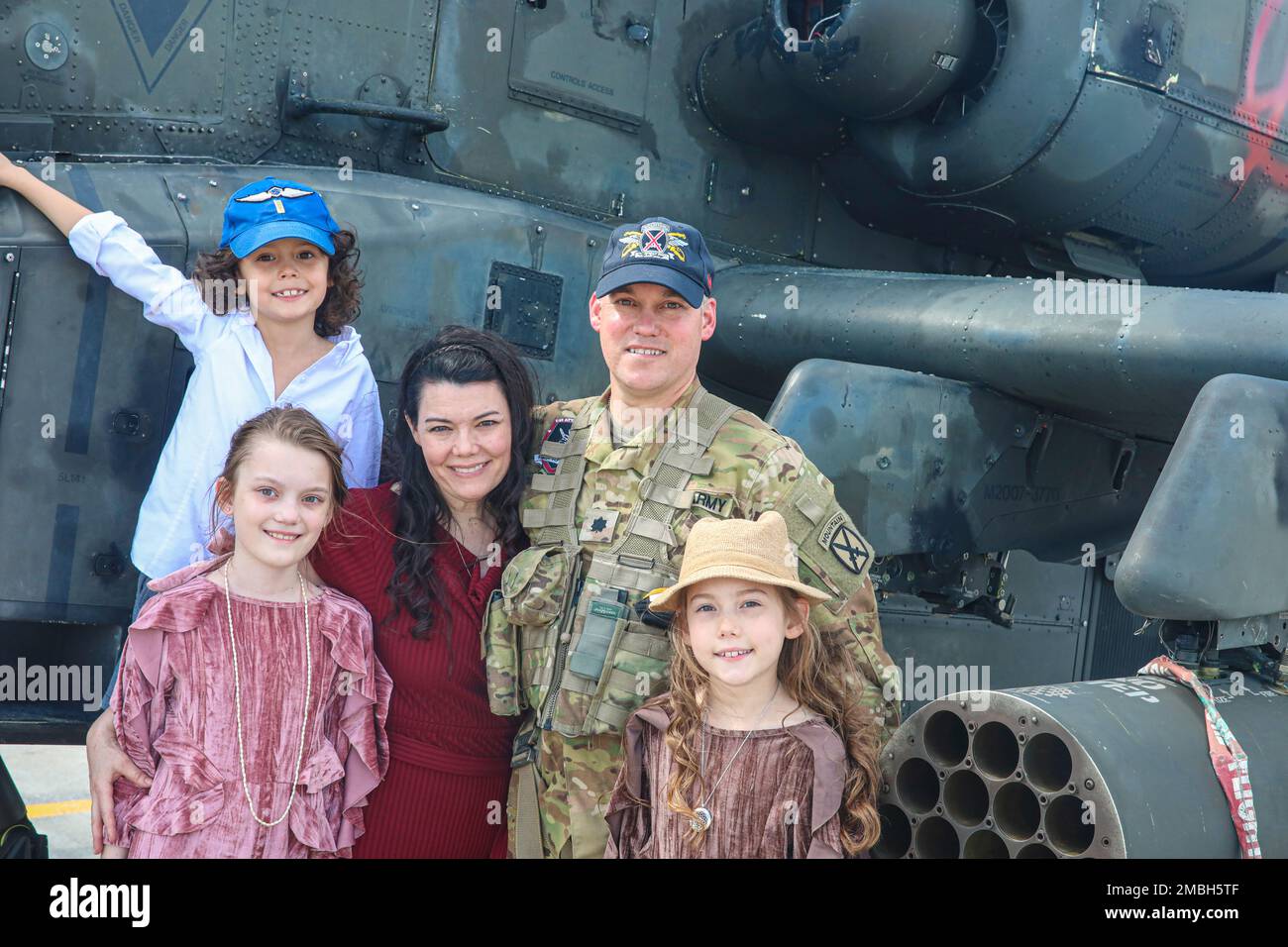 U.S. Army Lt. Col. Phillip Cain, 1-10 Attack Battalion commander ...