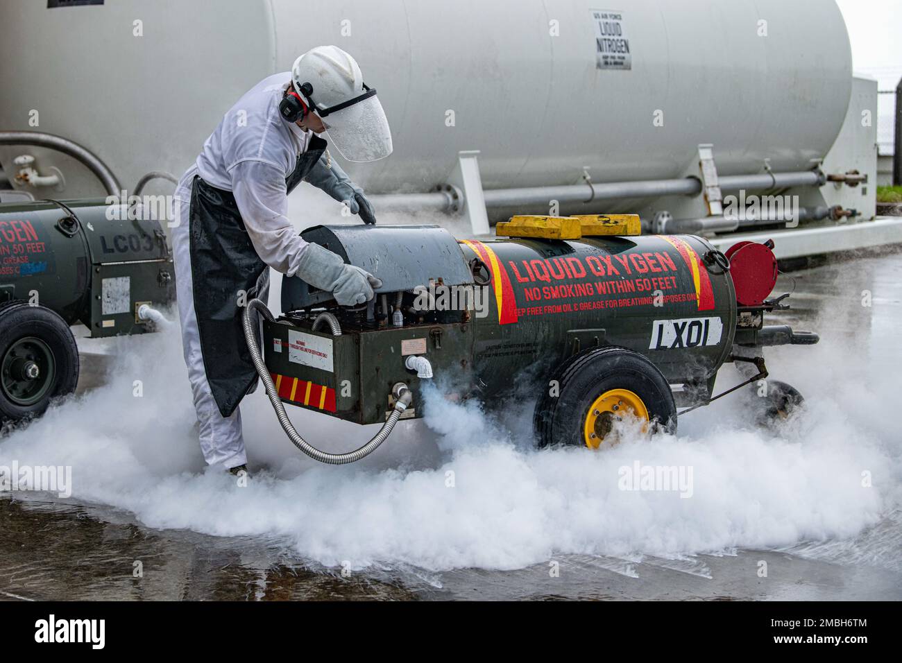Cryogenics oxygen hi-res stock photography and images - Alamy