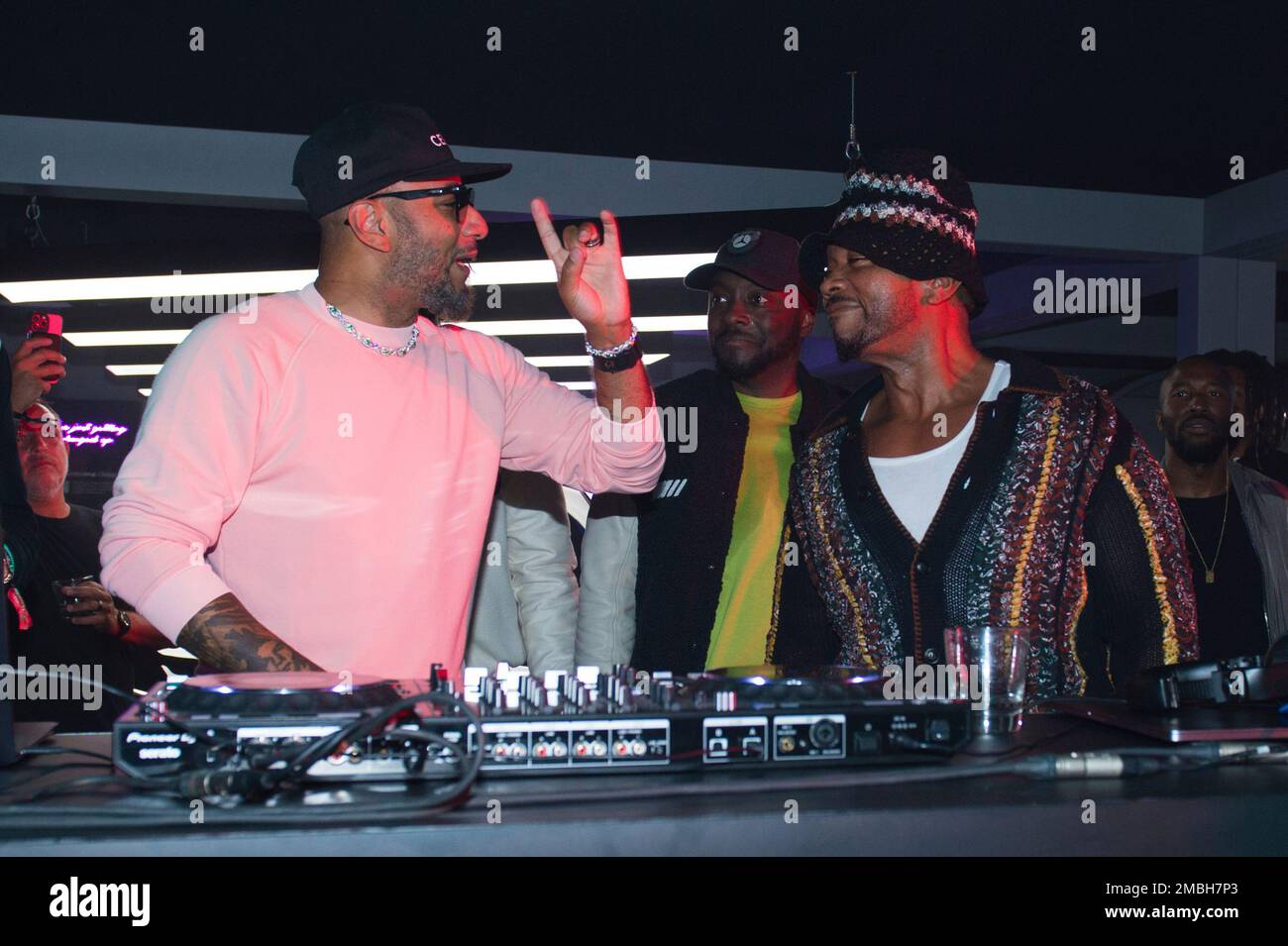 Swizz Beatz, from left, will.i.am, and Timbaland perform at Mercedes ...