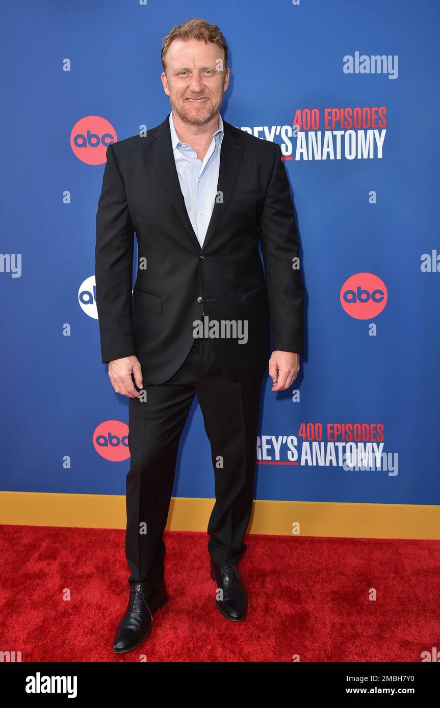 Kevin McKidd attends the Grey's anatomy 400th episode celebration at ...