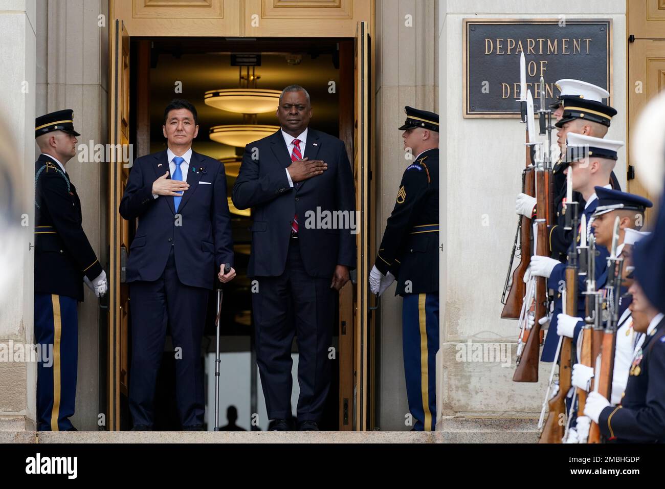Secretary of Defense Lloyd Austin welcomes visiting Defense Minister of ...