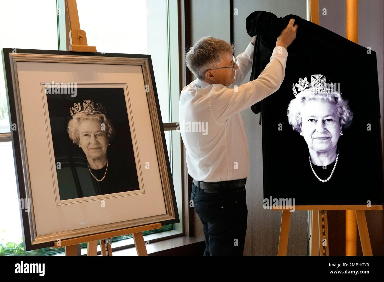 Rob Munday, creator of the first officially commissioned 3D/holographic ...