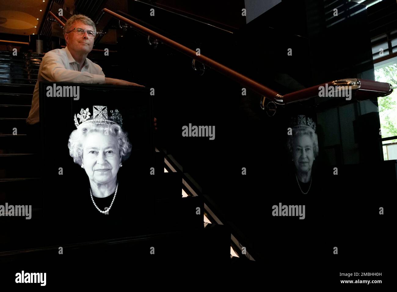 Rob Munday, creator of the first officially commissioned 3D/holographic ...