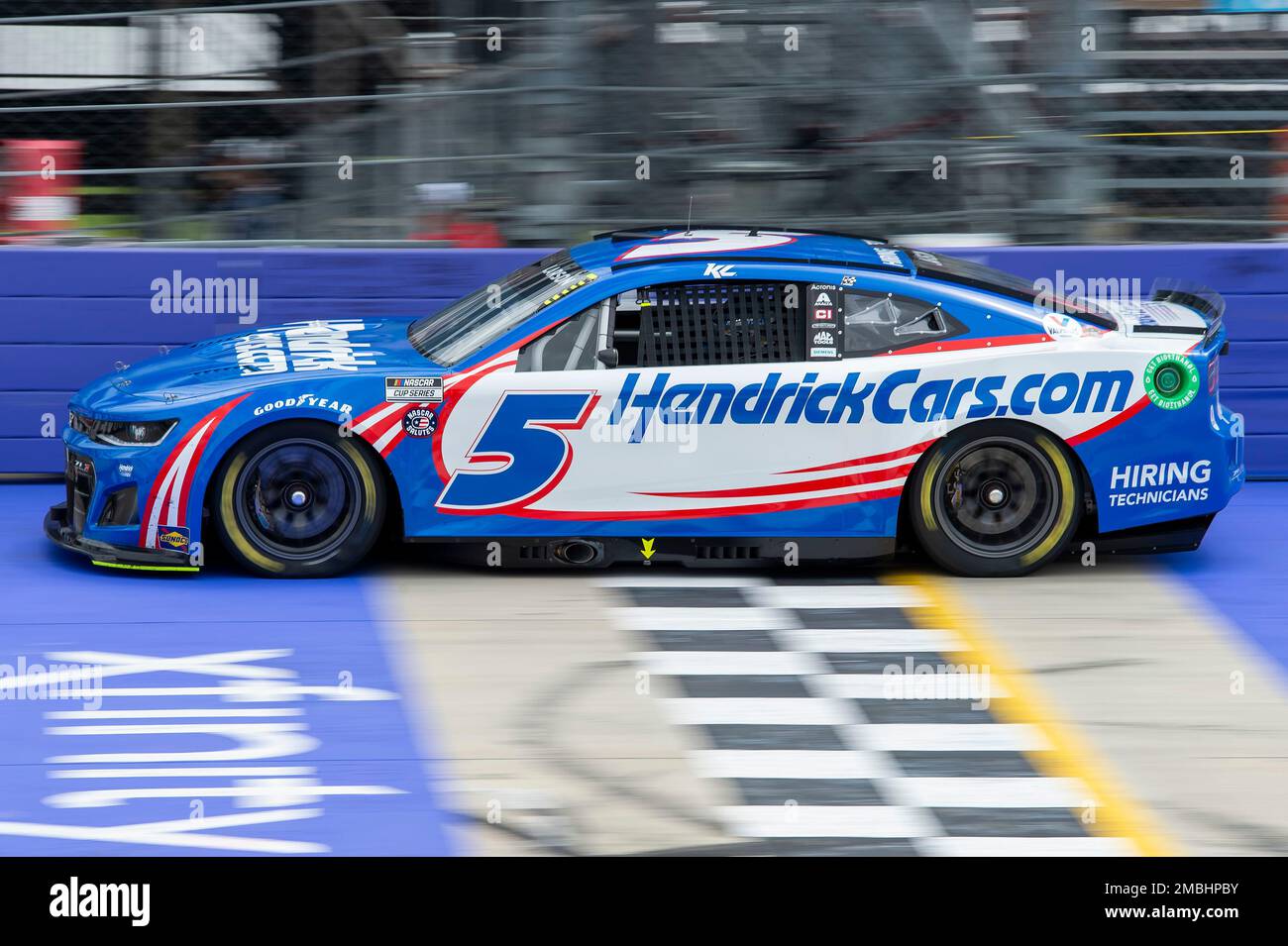 Kyle Larson (5) races in the NASCAR Cup Series auto race at Dover Motor ...