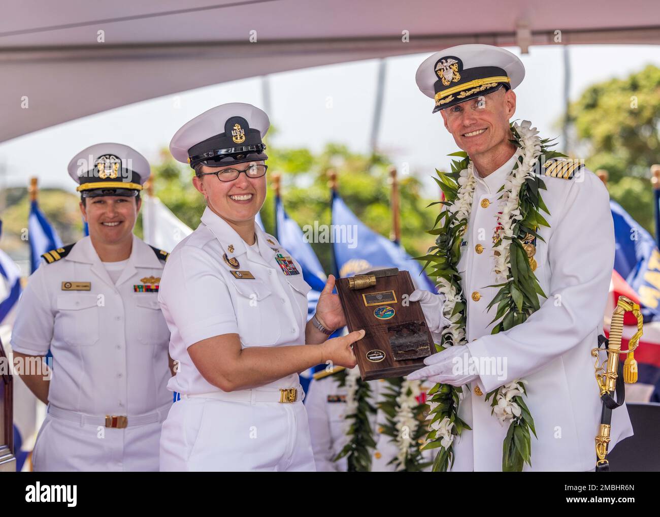 220616-N-KN989-1012 JOINT BASE PEARL HARBOR-HICKAM, Hawaii (June 16 ...