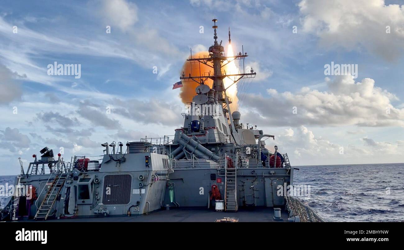 Arleigh Burke-class guided-missile destroyer USS Benfold (DDG 65 ...