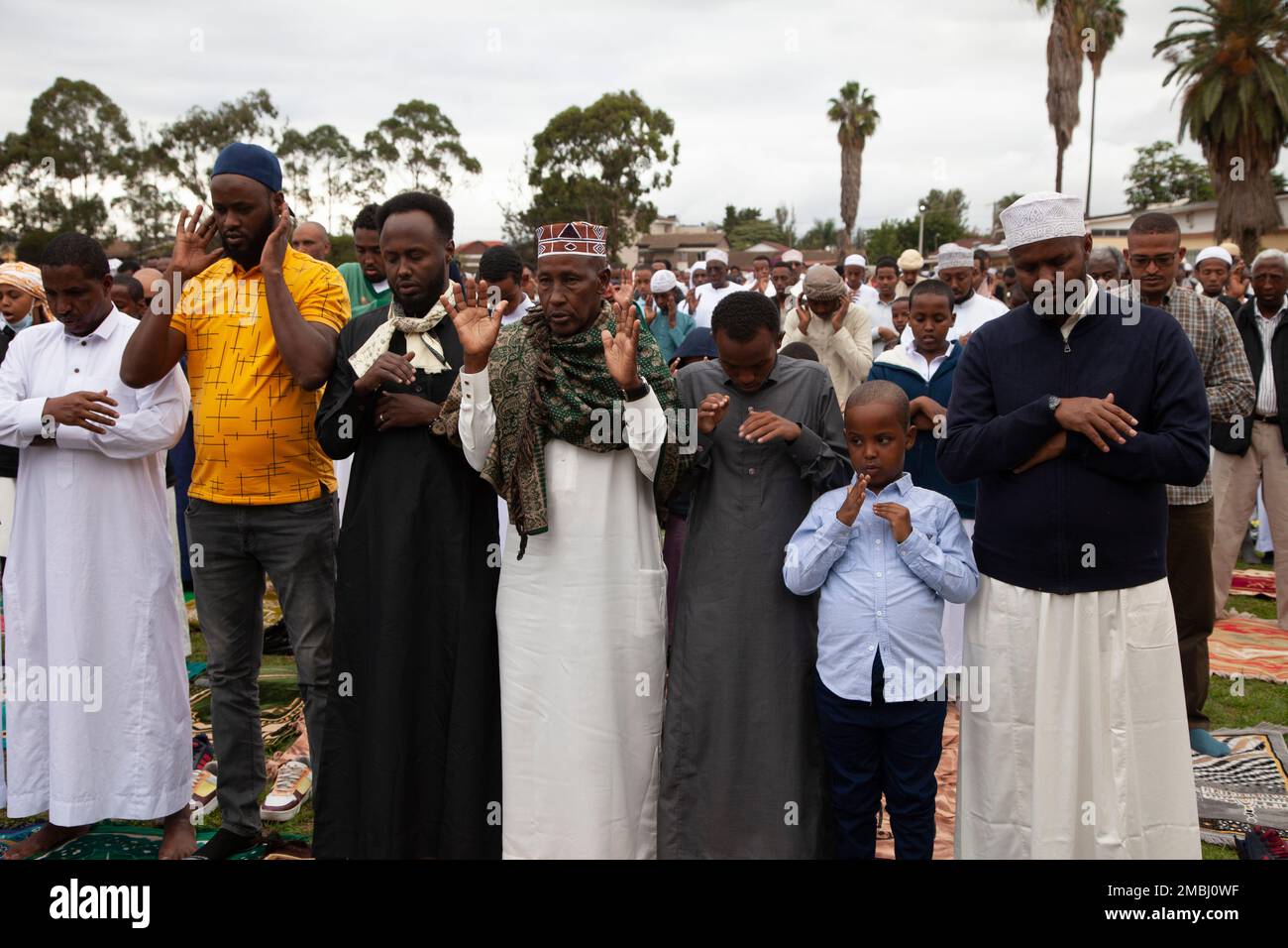 Kenyan Muslims perform the Eid al-Fitr prayers outside Masjid As Salaam ...