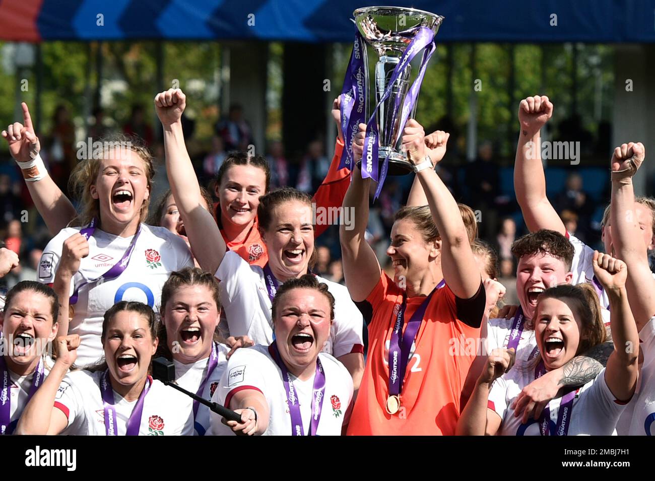 England team celebrate with the trophy their 24-12 victory on France ...
