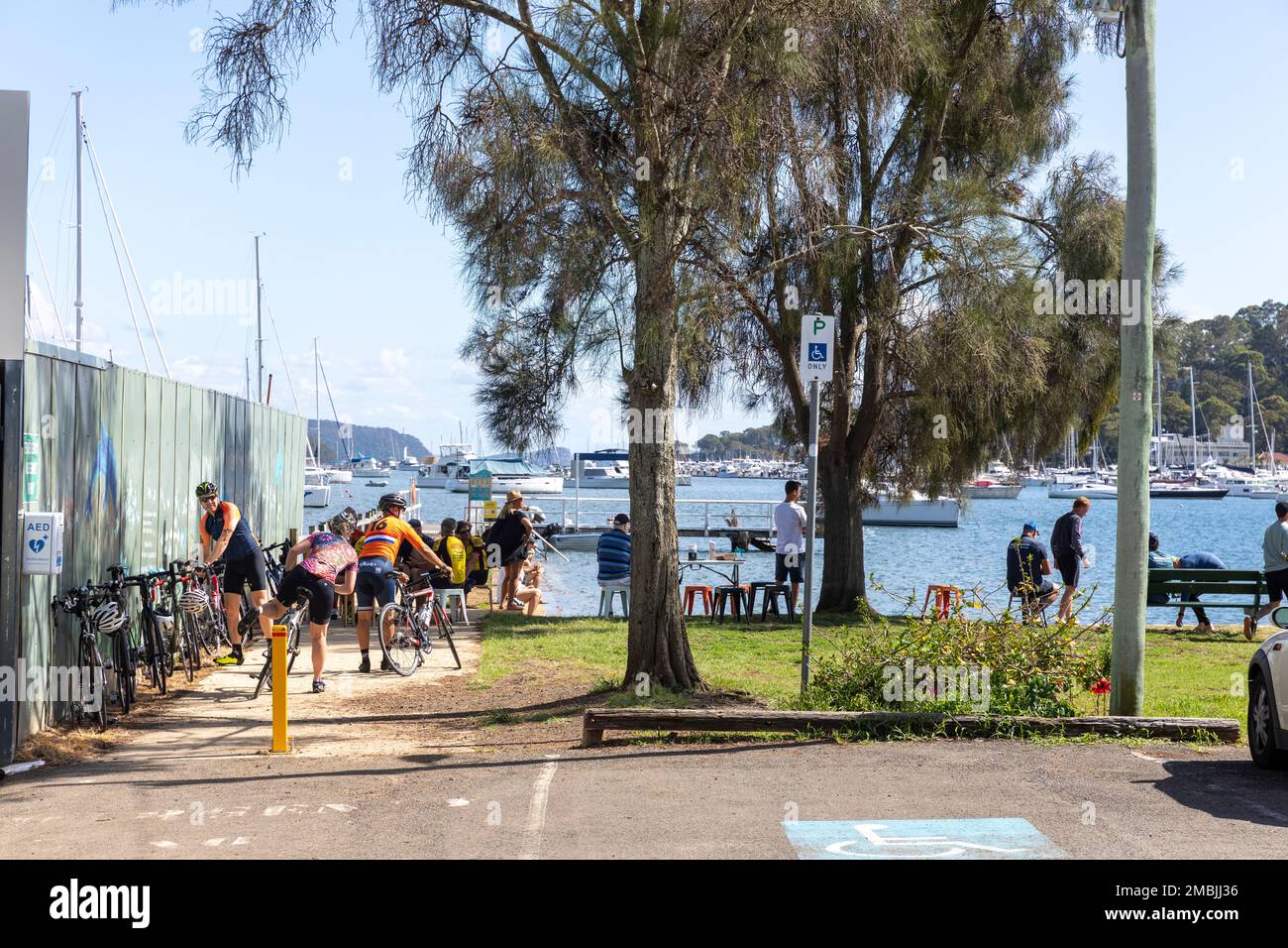 Woman in cycling lycra hi-res stock photography and images - Alamy