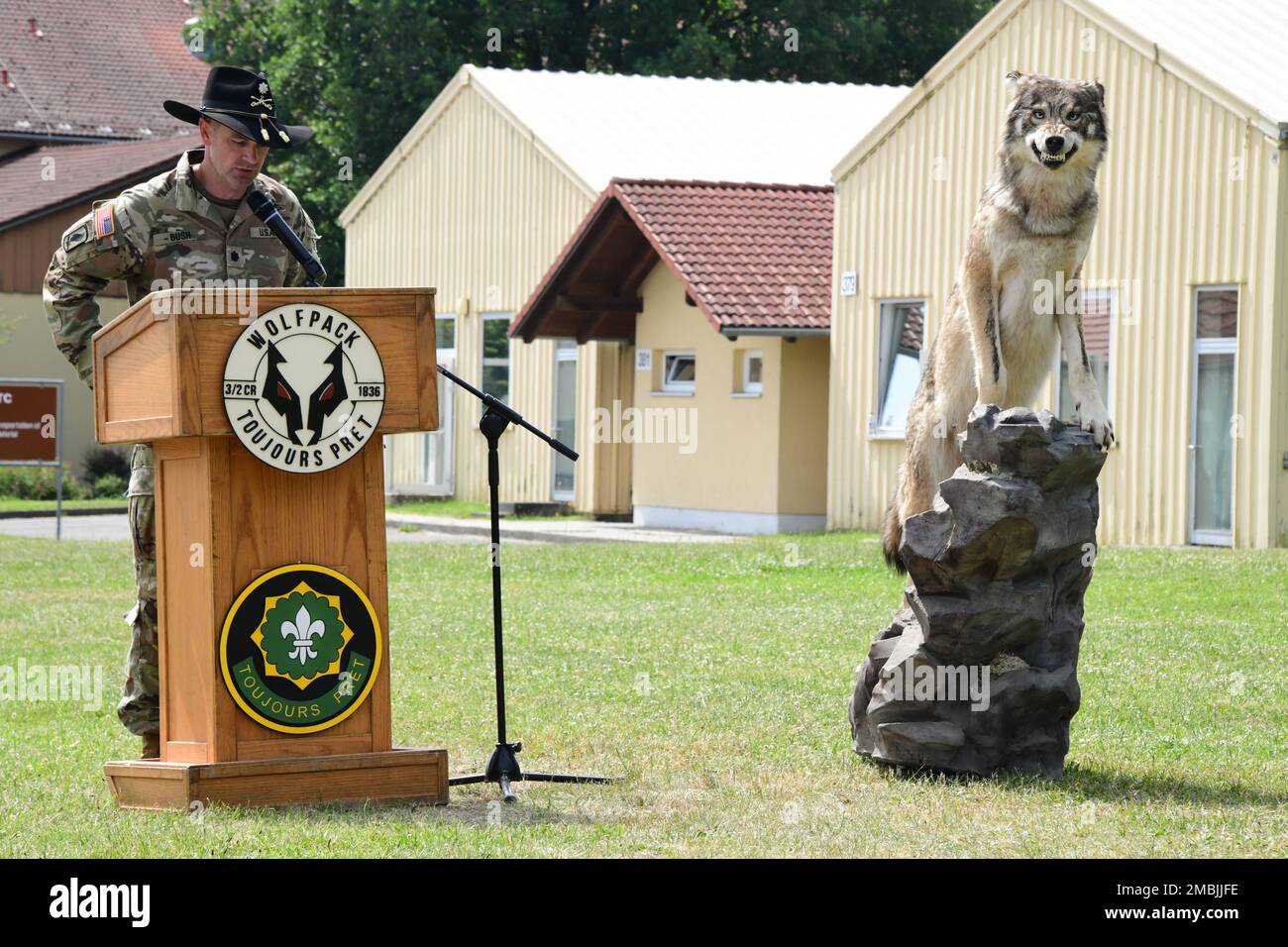 Lt. Col. Mark Bush of 3rd Squadron, 2nd Cavalry Regiment gives a speech ...