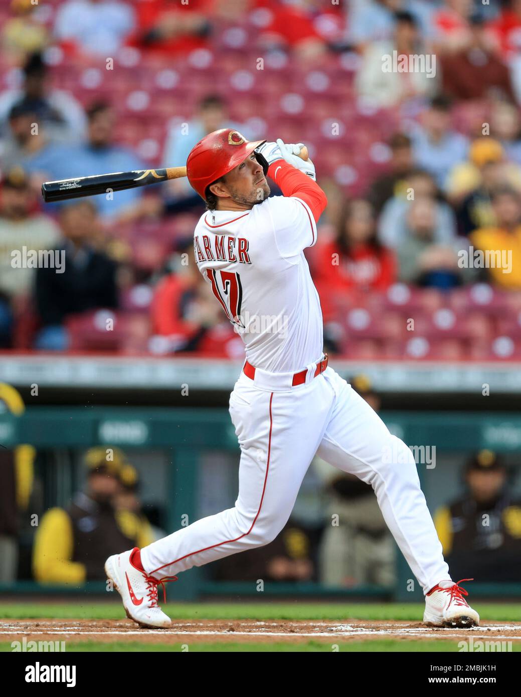 Cincinnati Reds' Kyle Farmer bats during a baseball game against the ...