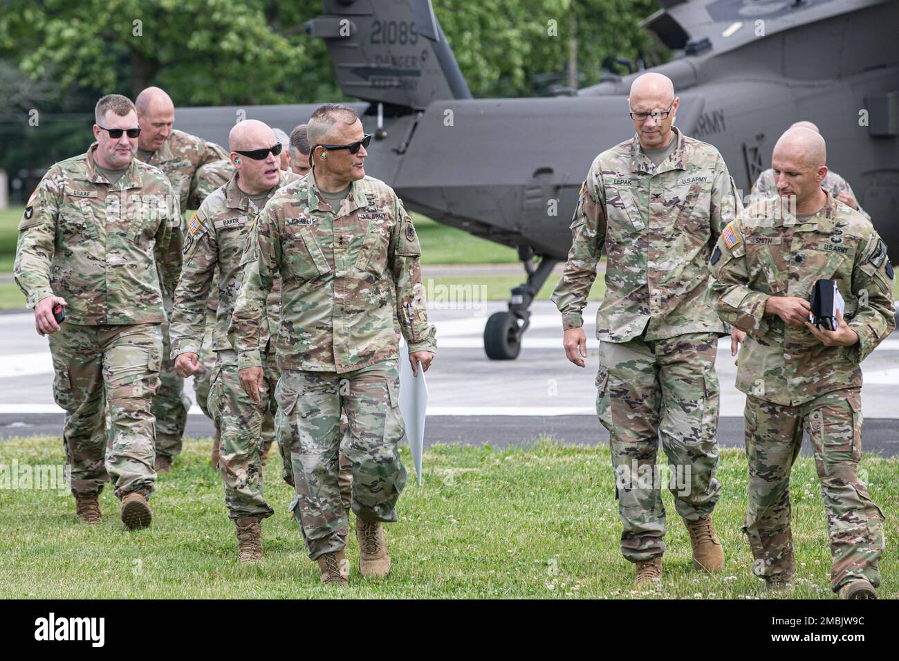 U.S. Army Lt. Col. Ryan Smith, right, commander of the New Jersey ...