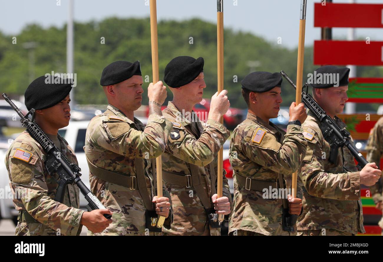 2nd Brigade Combat Team Color Guard sings the Screaming Eagles Song ...