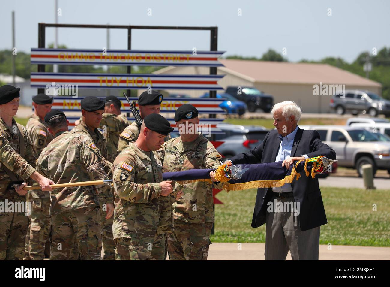 Casing of the colors ceremony hi-res stock photography and images - Alamy