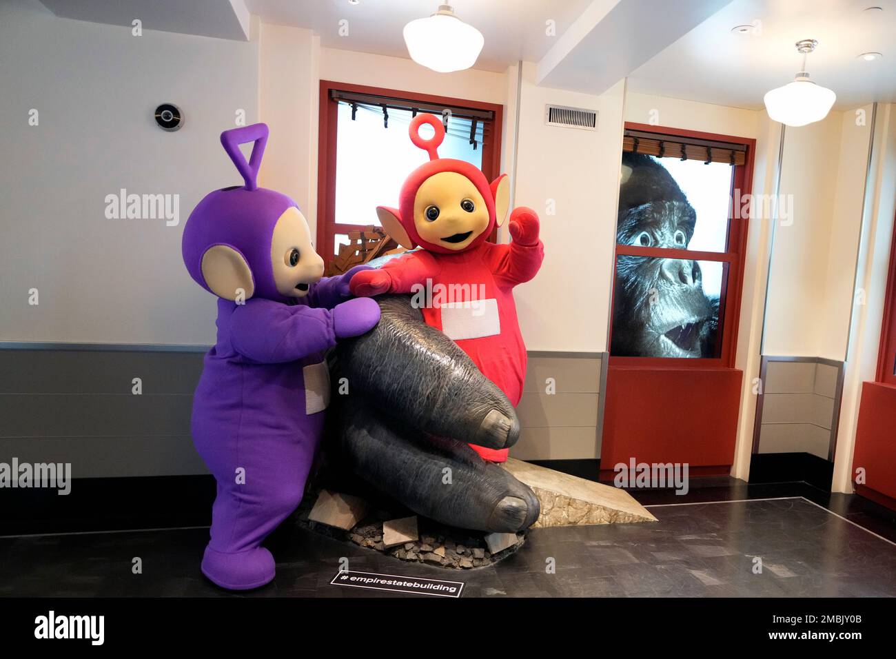The Teletubbies visit the King Kong exhibit at the Empire State ...