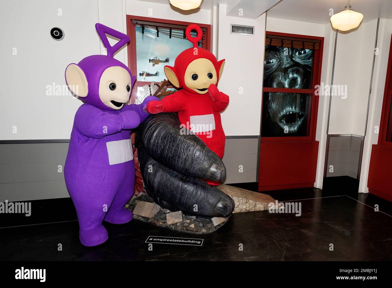 The Teletubbies visit the King Kong exhibit at the Empire State ...
