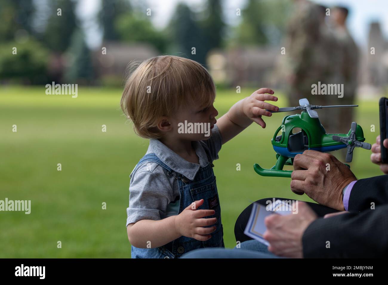 Lt. Col. Simon Kim relinquishes command of the 1-229th Attack Battalion ...