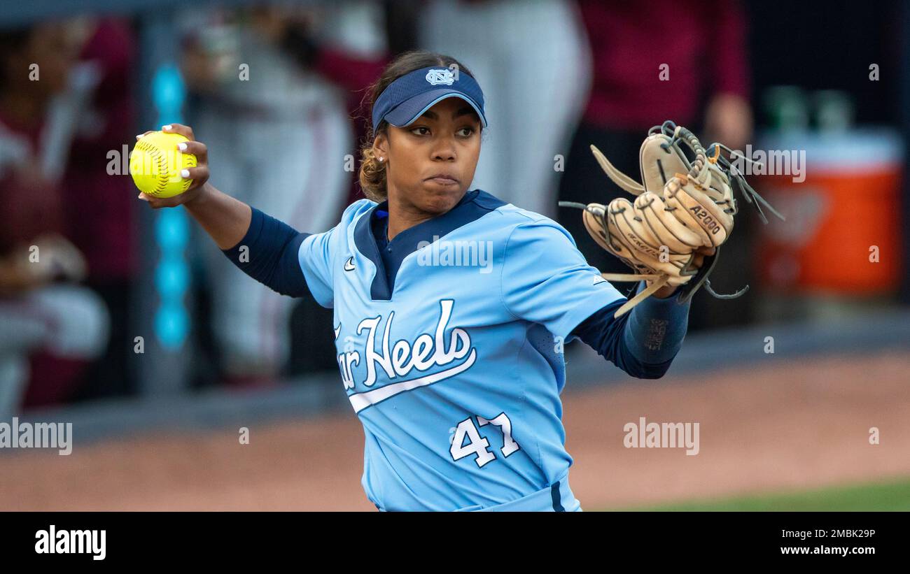 North Carolina's Destiny Middleton (47) makes a throw during an NCAA ...