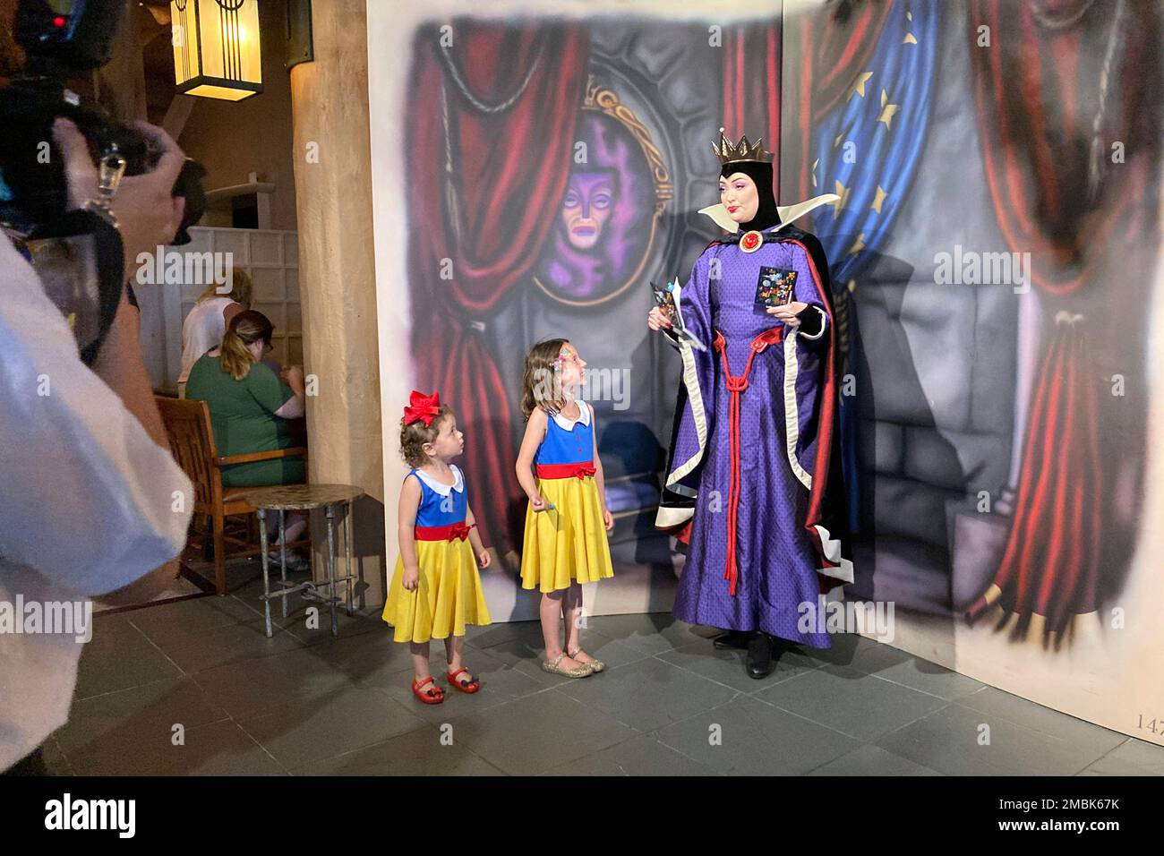 Snow White Disneyland 2022