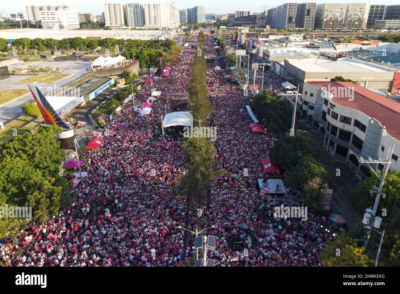 A giant crowd gathers during the presidential campaign rally of Vice ...