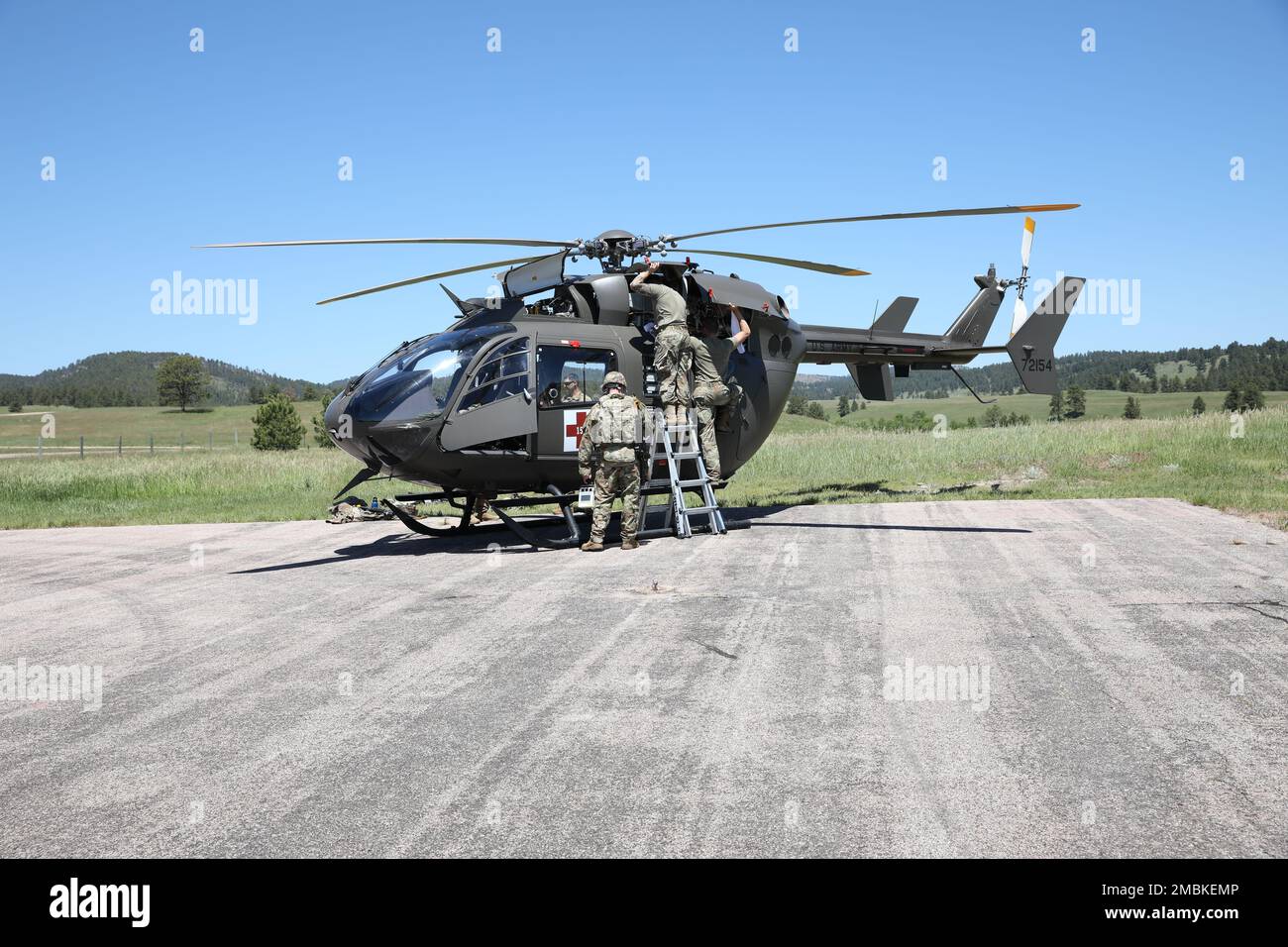 Soldiers assigned to Delta Company, 1st Battalion, 112th Aviation ...