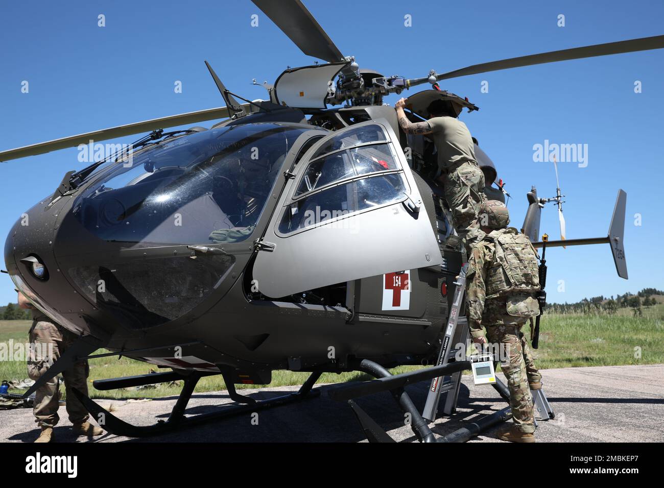 Soldiers assigned to Delta Company, 1st Battalion, 112th Aviation ...