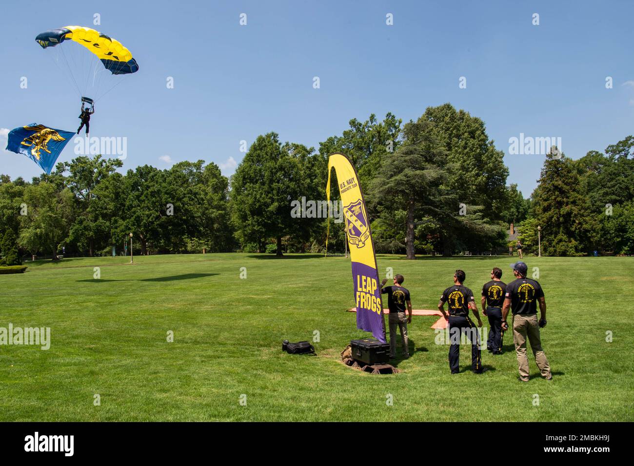 Memphis, Tenn. (June 16, 2022) A member of the U.S. Navy Parachute Team ...