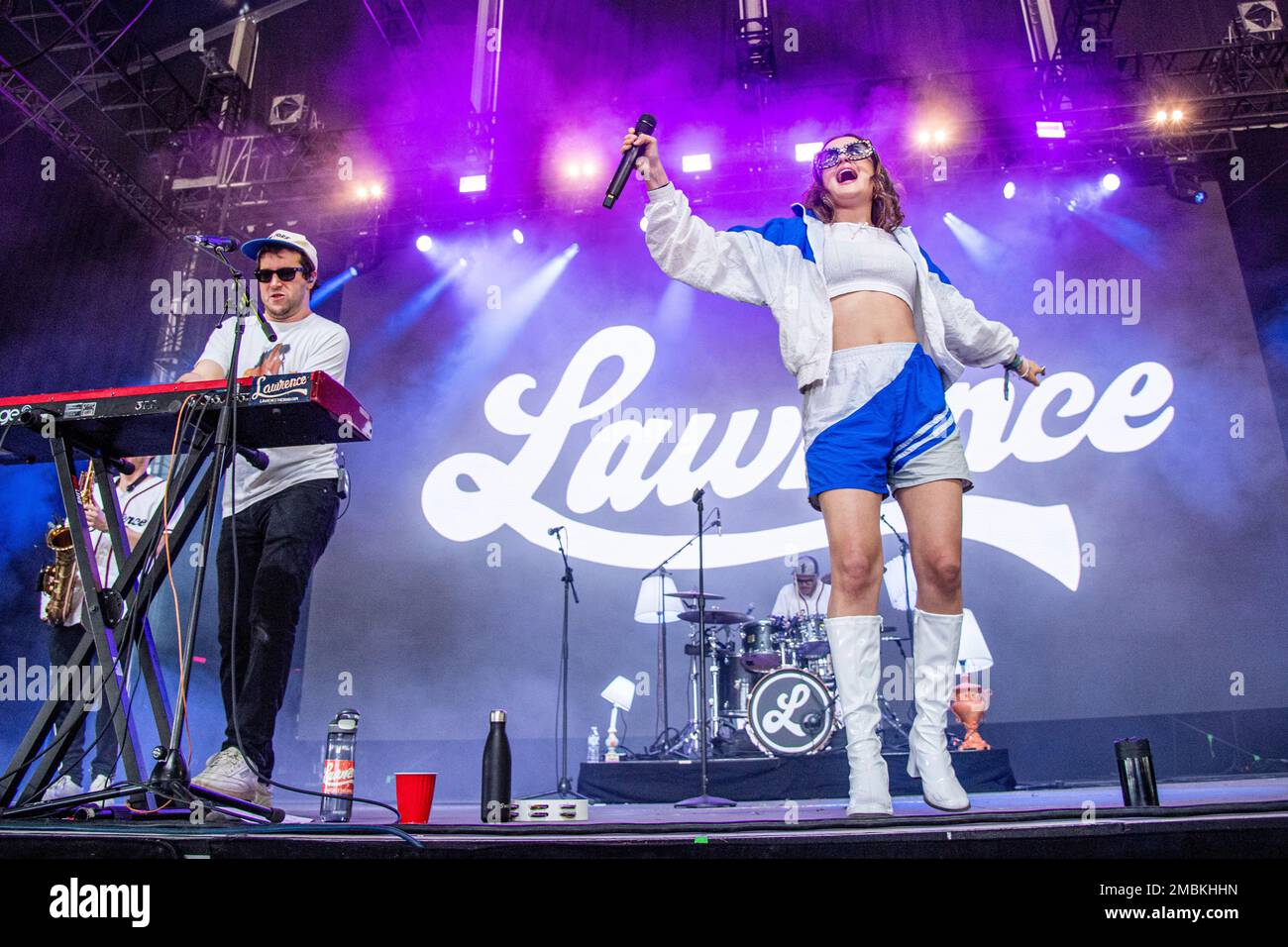 Clyde Lawrence, left, and Gracie Lawrence of Lawrence perform at the ...