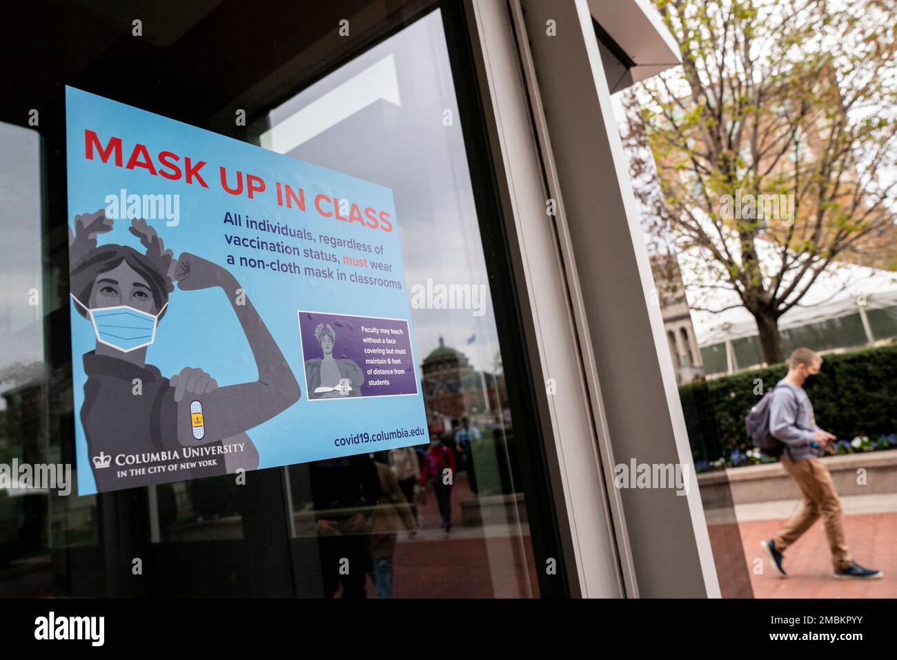 Signs indicating that protective face masks must be worn in classrooms ...